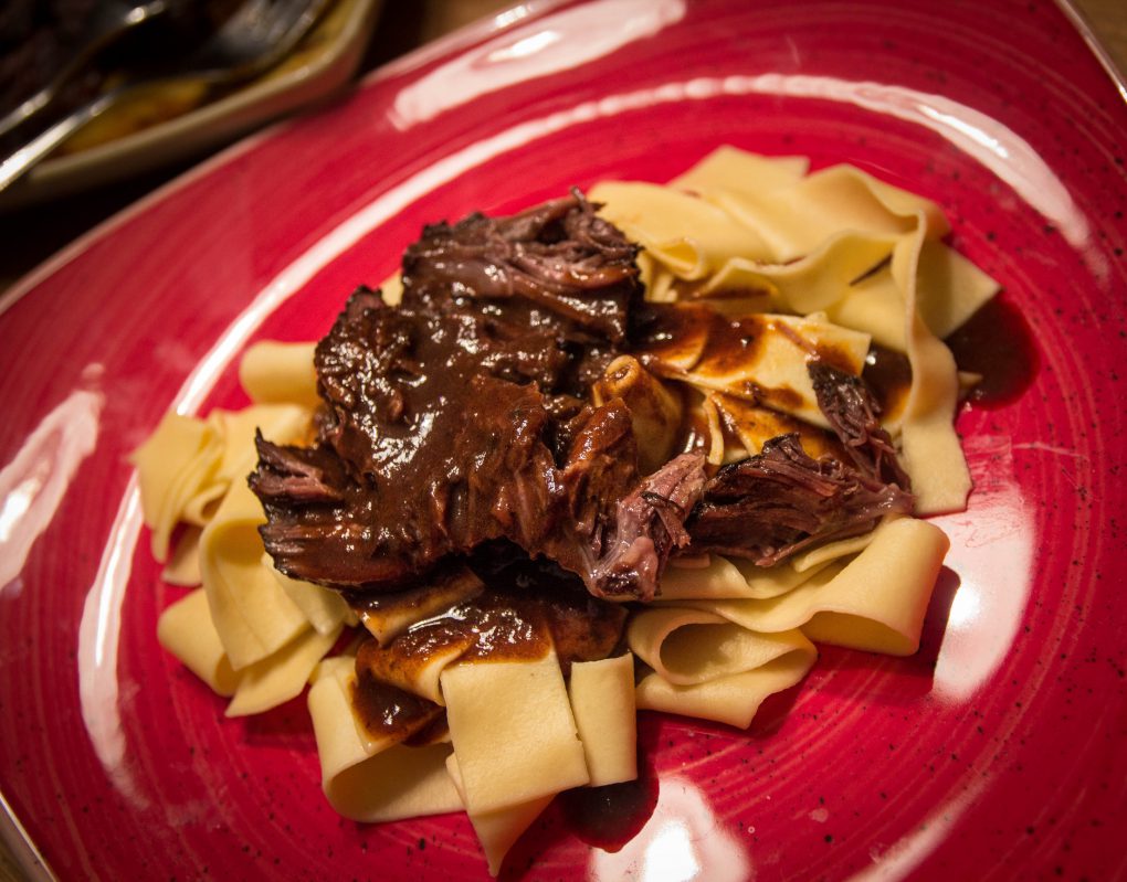 Ochsenbäckchen aus dem Ur-Topf – Westwood BBQ